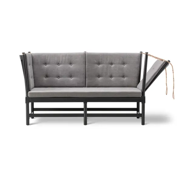 The spoke-back sofa by Fredericia | Classicdesign.it